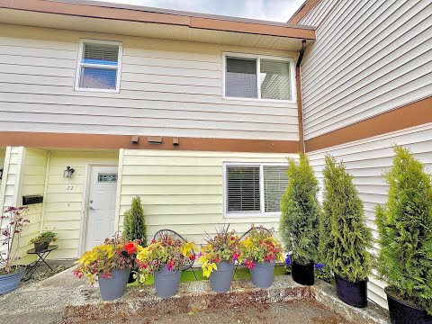 Private Sidney BC Townhome at 10046 Fifth Street