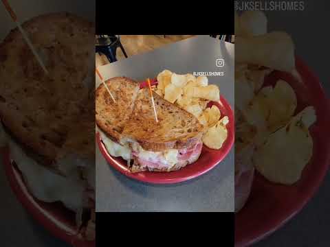 Grumpy's - Great lunchtime restaurant in downtown Toledo and Sylvania Ohio FoodTruck
