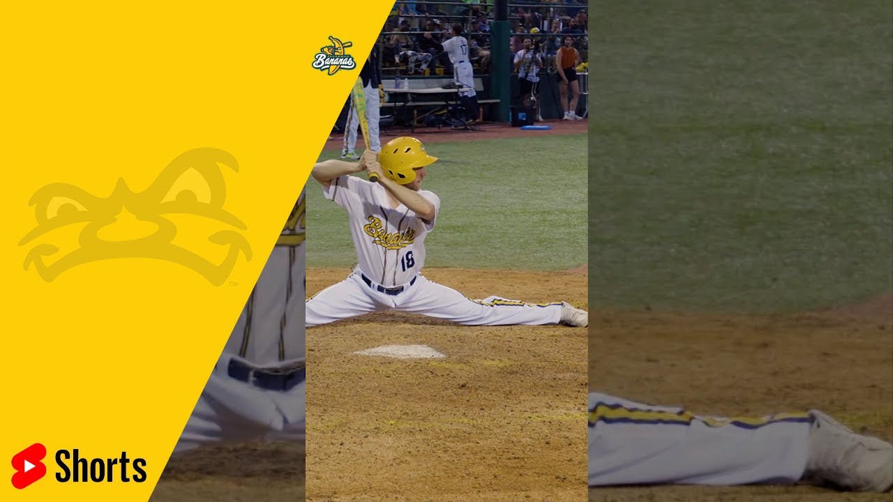 Player Does Full SPLIT During at Bat
