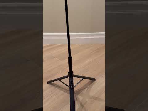 How fun are these Kraftgeek Automatic Tripod and selfie sticks with bluetoooth remote? So fun!