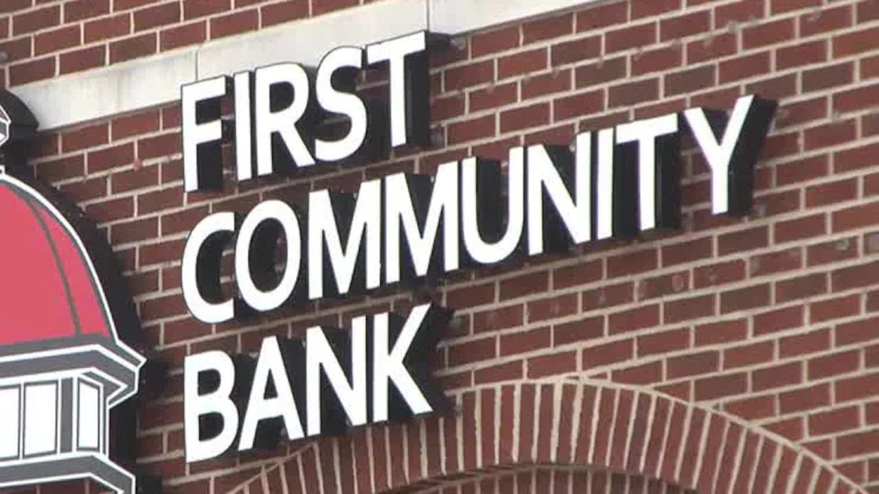 Former First Community Bank Vice President to plead guilty in embezzlement scheme
