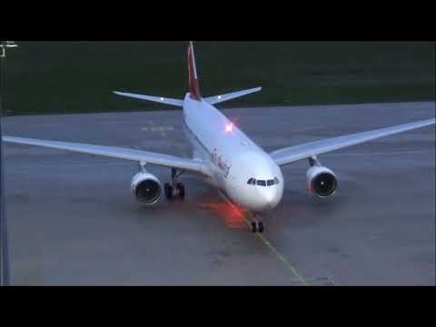 Evening traffic at Leipzig-Halle Airport [LEJ/EDDP]