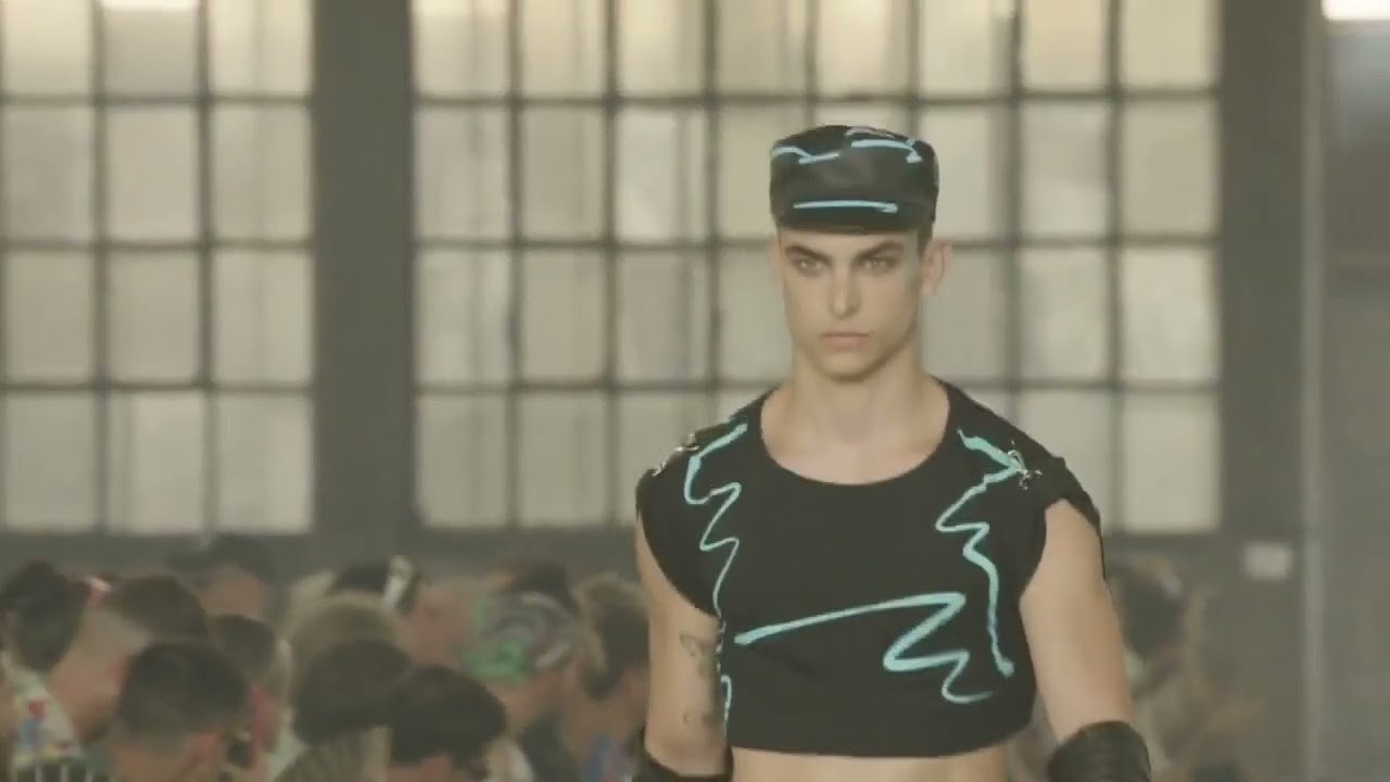 Moschino Spring-Summer 2023 Runway Show at Milan Fashion Week #MFW #SS23