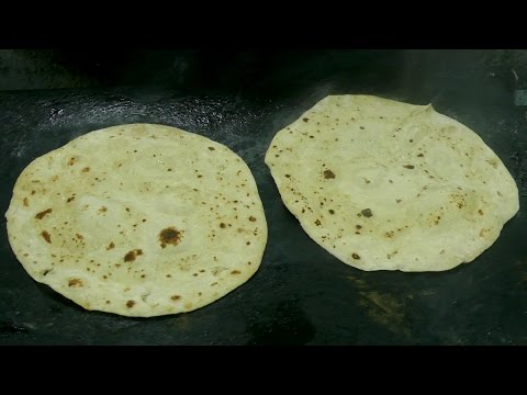 HOW TO MAKE CHAPATI | Best Dinner at Low Price | INDIAN STREET FOOD