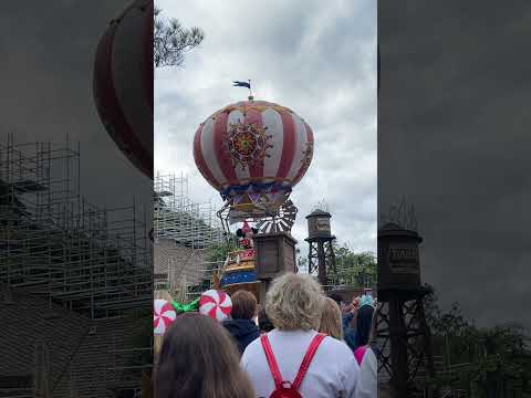 Mickey and Minnie's Hot Air Balloon #disneyworld #magickingdom #parade #disney #mickeymouse