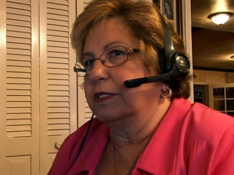 CBS Evening News with Scott Pelley - Fla. company bringing call center jobs back to U.S.