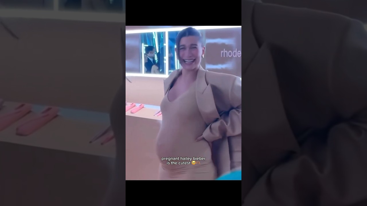 Pregnant hailey Bieber is the cutest 🥰 #haileybeiber #trendingshort #fashion #pregpregnant #goviral