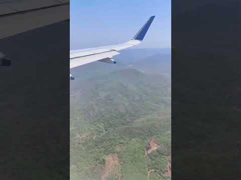 Manohar International Airport (MOPA), North Goa - Landing on table top (timelapse)