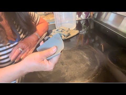 Peanutbutter pie - using sandpaper on my cook top stove