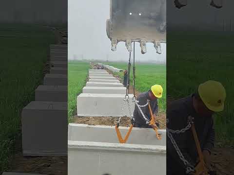 This Is How Prefabricated Concrete Canals for Farmland Irrigation Are Installed