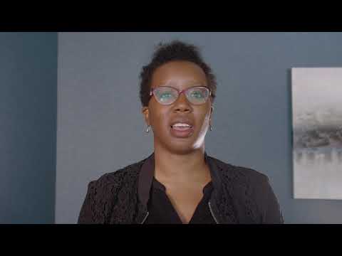 What is a columnist?