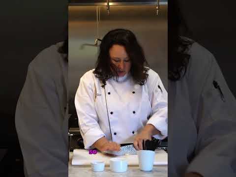 Mincing garlic