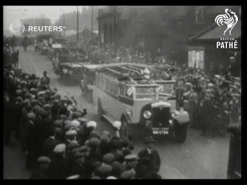 FOOTBALL: Bolton Wanderers F.C. Cup Final 1929 return with Cup and reception (1929)
