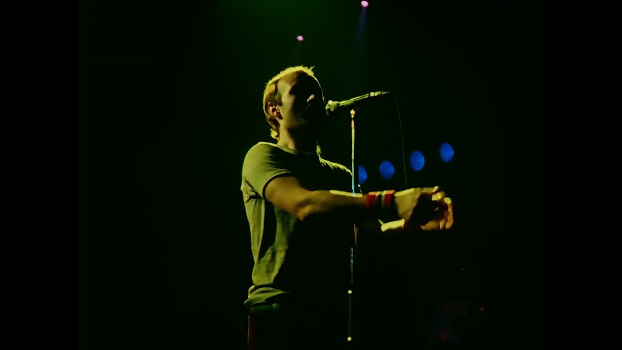 Genesis - Misunderstanding/Dodo (Three Sides Live)