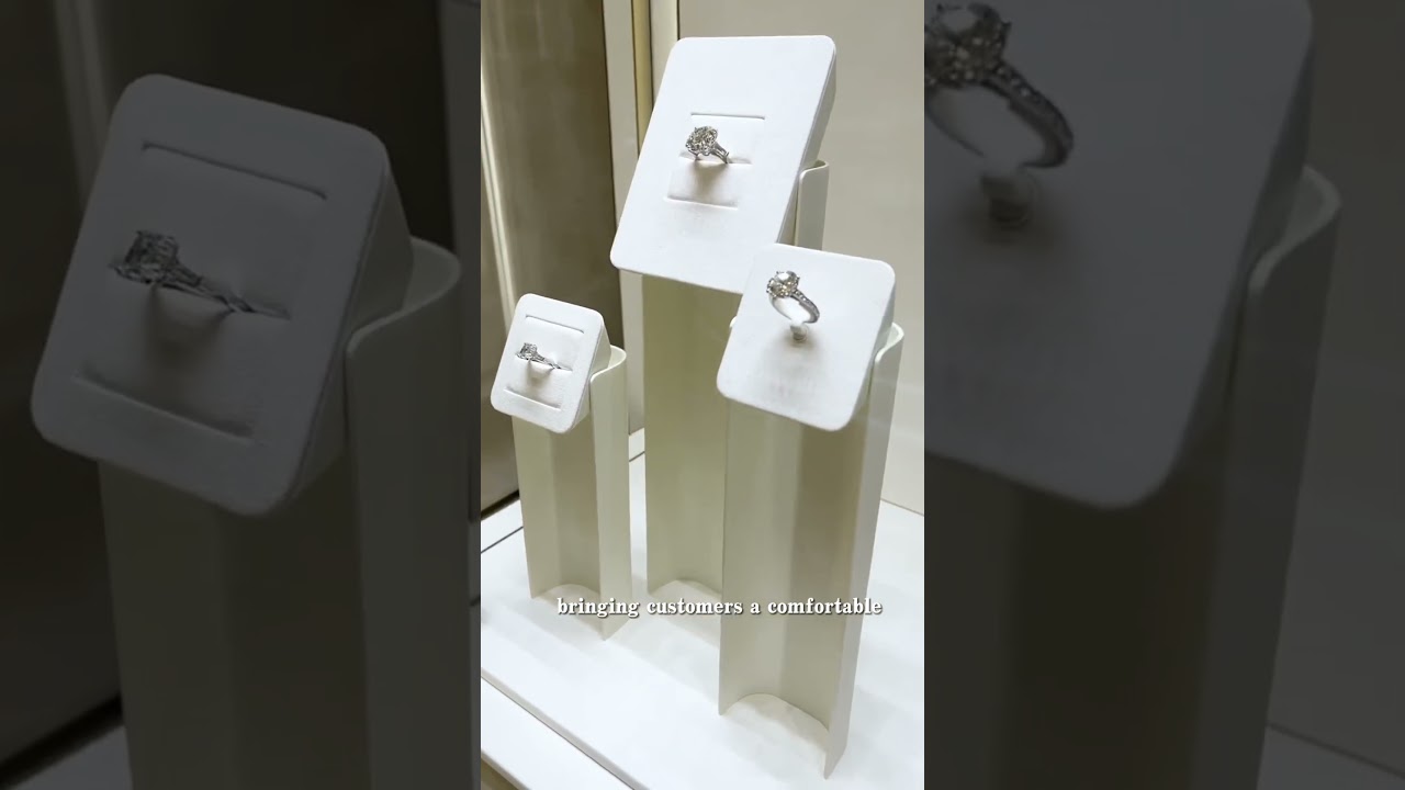 Minimalist but not simple jewelry store design #showcasedesign #customdisplaycase #showcasefactory