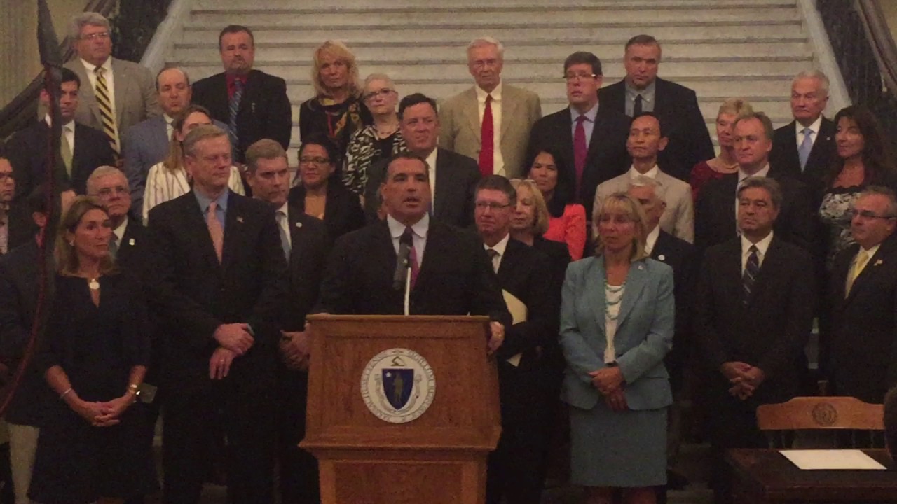 Sal Lupoli speaks at economic development bill signing