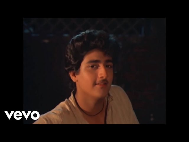 Neele Neele Ambar Par Lyrics English Translation - Kishore Kumar | From ...