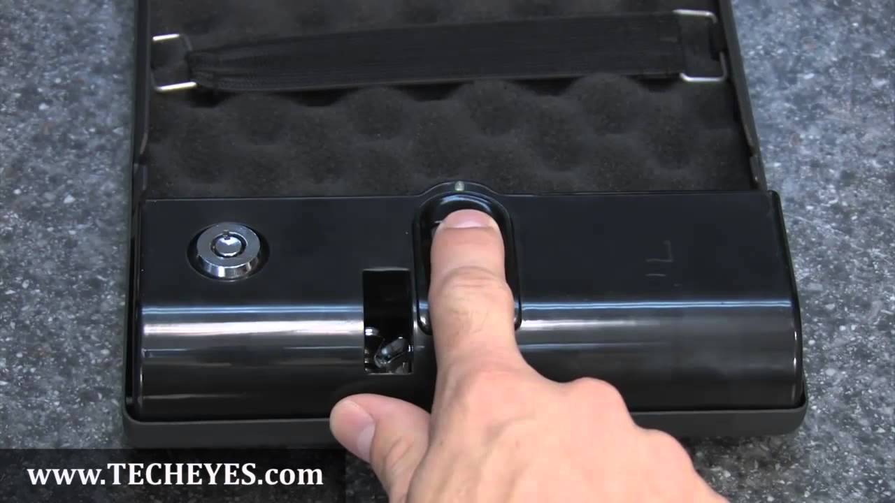 Biometric Portable Compact Fingerprint Scanning Safe by Barska Video-Review by www.TECHEYES.com