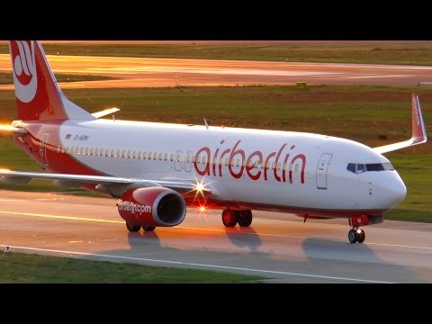 Planespotting Berlin Tegel Airport - Close-up Pushback and Engine Starts