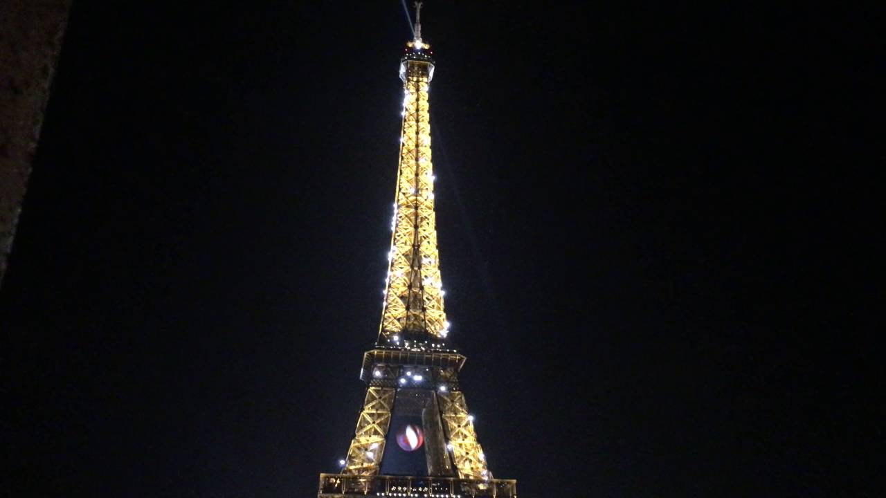 Eiffel Tower at Midnight in 4K
