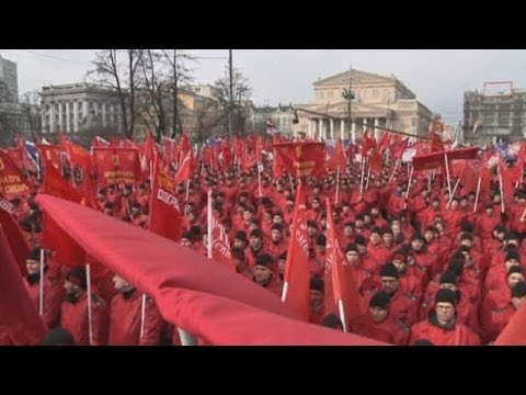 Crimea referendum: Thousands hit the streets in protests ahead of vote