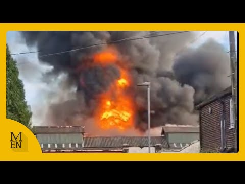 Manchester fire LIVE: Huge plumes of smoke seen as streets shut off ...