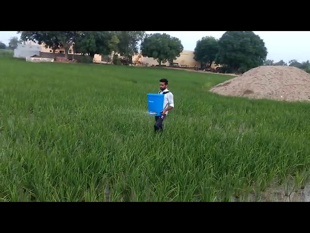 Fertilizer Spreader - Farmic Battery Operated Fertilizer Broadcaster ...