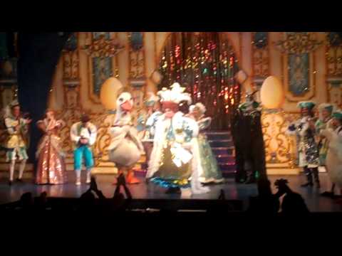 We say goodbye (for now) to our panto Dame Andy Hockley