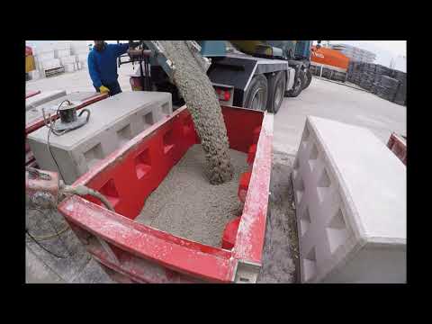 Block moulds in use