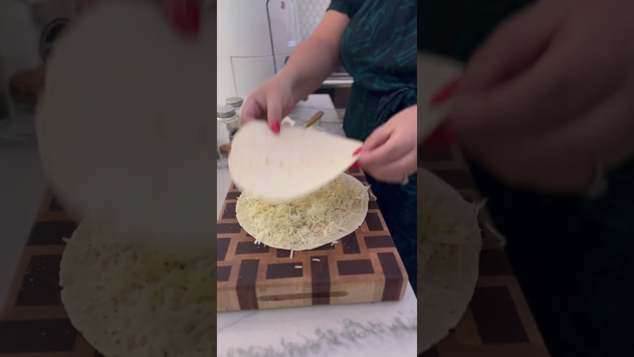 Easy Cheesy Garlic Tortilla Bread in the Air Fryer #easyrecipes #airfryerrecipes #snackideas