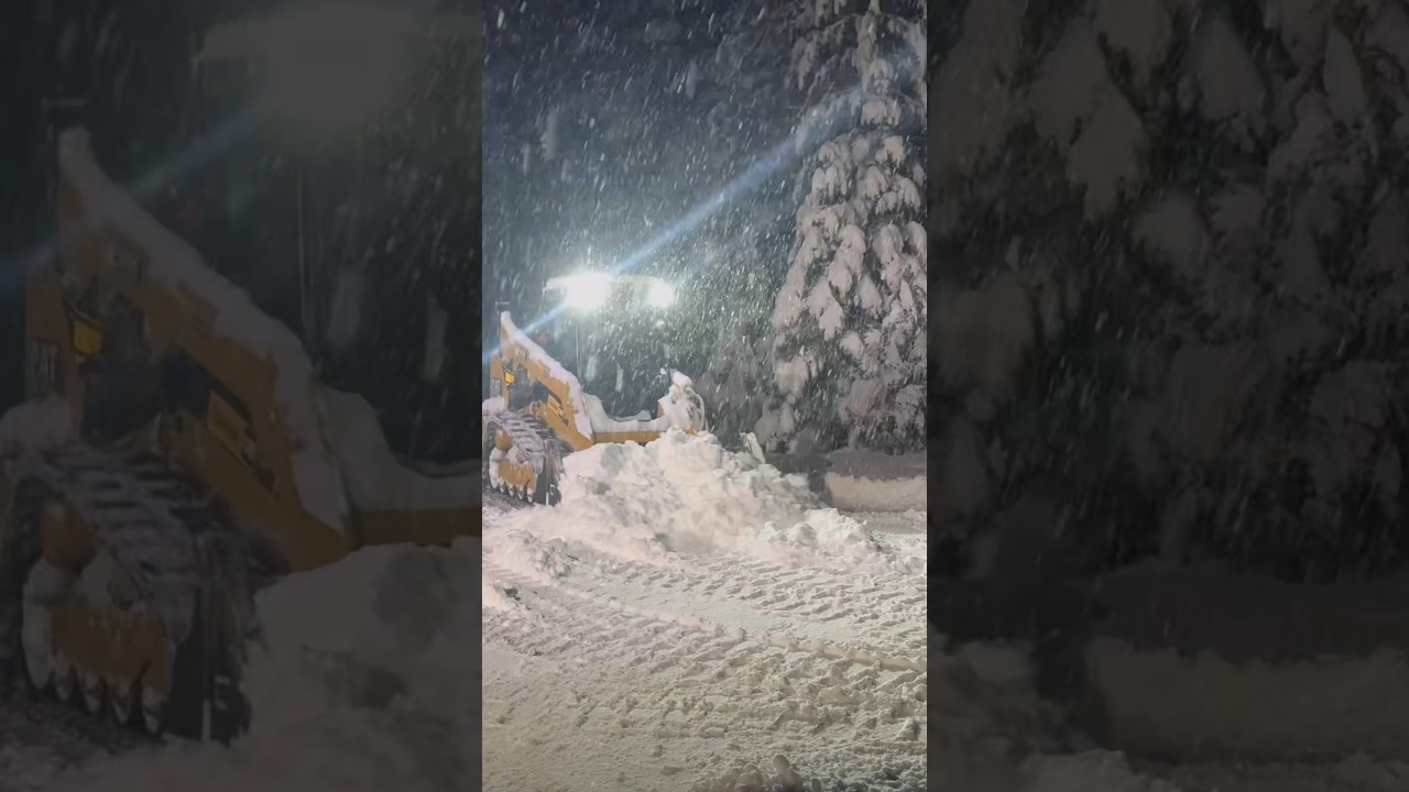 CAT 259D3 Plowing snow!!
