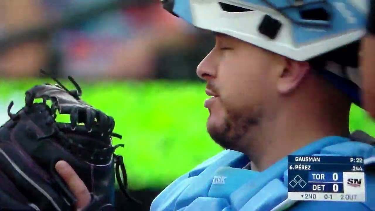 Toronto Blue Jays C Alejandro Kirk takes foul ball off mask; goes on 7 day concussion injured list
