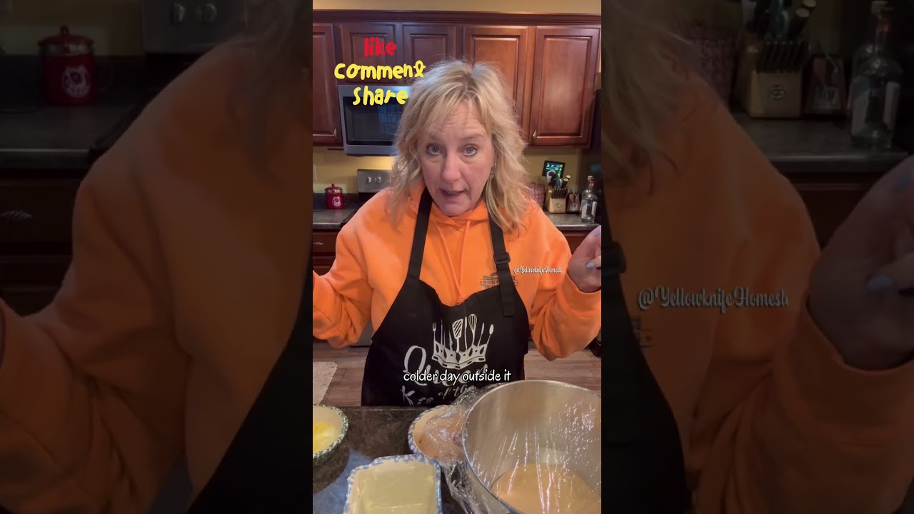 Monkey Bread - okay a glorified Cinnamon Bread that is delicious!!! #cinnamoroll #bread #recipe 