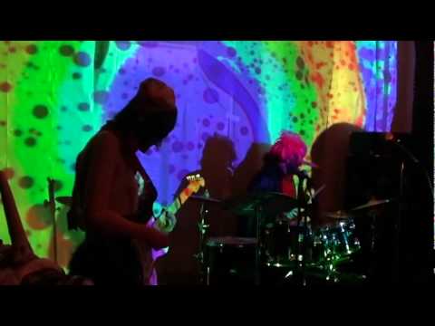 Manburger Surgical - "ॐ Meowza, Clambo's A Sneep"
