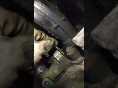 Cleaning A VVT Mess Filter On A Toyota Yaris 2SZ-FE