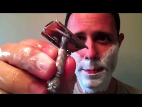 A Workplace WC Shave, the Gillette Travel Tech and the Virtues of Light n' Foamy Dispenser Soap