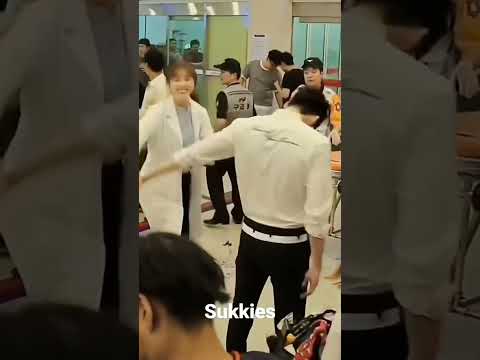 Lee Jong Suk behind the Scene be like π#shorts #leejongsuk #w2w #sukkies