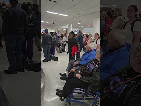 BNA NASHVILLE ETERNAL WAIT FOR BAGGAGE #BNA #NASHVILLE #AIRPORTLUGGAGE