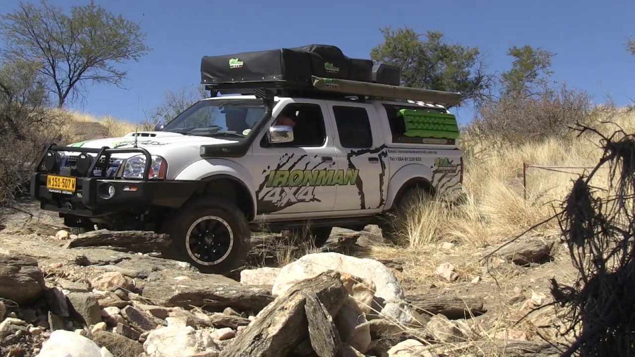 NISSAN NP300 4x4