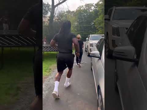 Stranger slaps Moms cheeks and Dad does this…🤬 #shorts