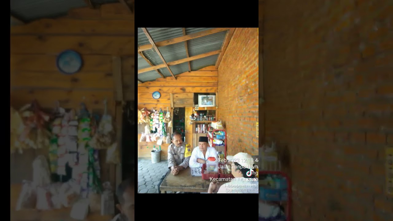 Melaksanakan sambang, Bhabinkamtibmas Polsek Tigapanah berikan himbauan kamtibmas kepada masyarakat.