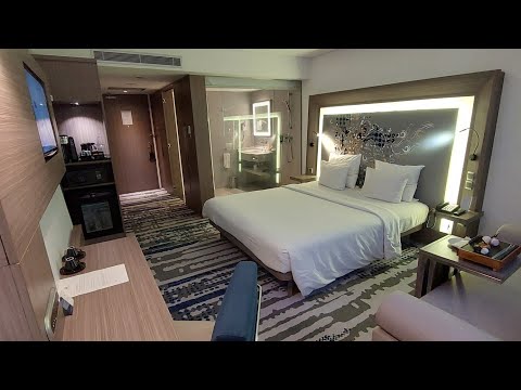 𝐍𝐨𝐯𝐨𝐭𝐞𝐥 𝐁𝐚𝐥𝐢 𝐍𝐠𝐮𝐫𝐚𝐡 𝐑𝐚𝐢 𝐀𝐢𝐫𝐩𝐨𝐫𝐭 ~ Executive King Room