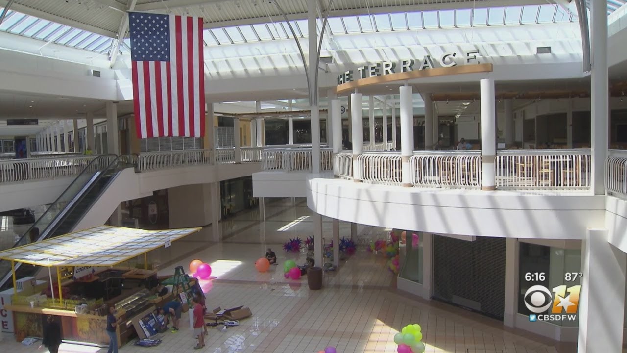 Farewell Party Held At Collin Creek Mall Before It Officially Closes