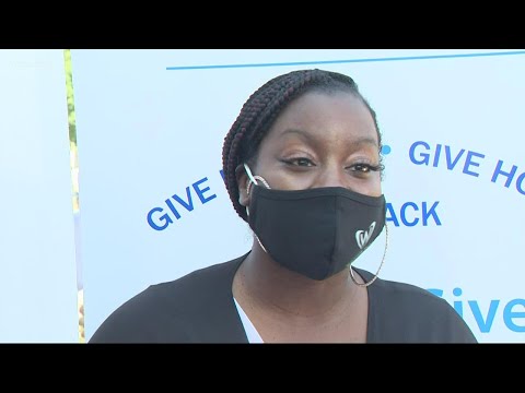 North Carolina single mom surprised with Habitat for Humanity home