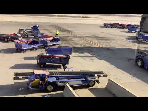 Phoenix Sky Harbor plane spotting on Southwest terminal
