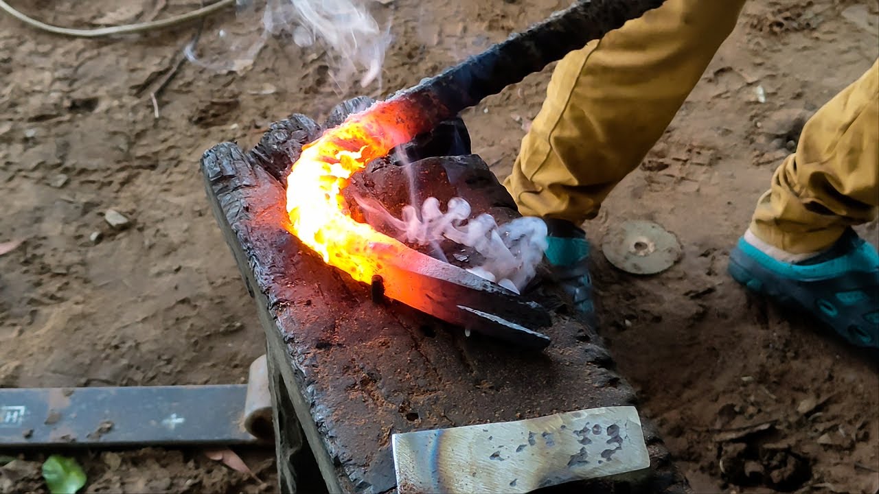 The Easy Way Forging a CROWBAR from Rusty REBAR by Village Blacksmith - CREATIVE DAILY WORKS