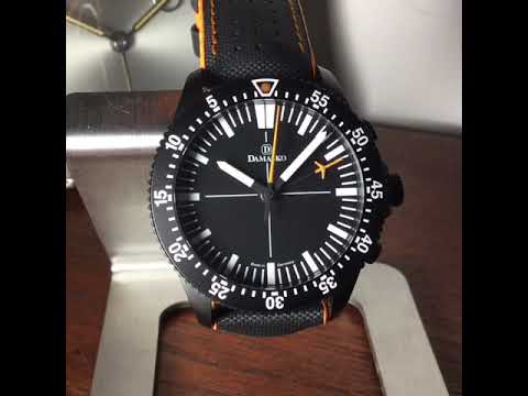 DAMASKO DC 80 Black in Motion