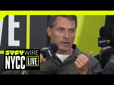The Man In the High Castle Cast And Creators On Season 3 | NYCC 2018 | SYFY WIRE