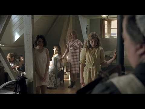 Zookeeper (2011) by Frank Coraci | AceShowbiz