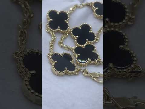 18k yellow gold black onyx stones bracelet. #18kgoldjewelry #goldjewellery #bracelet #ornaments